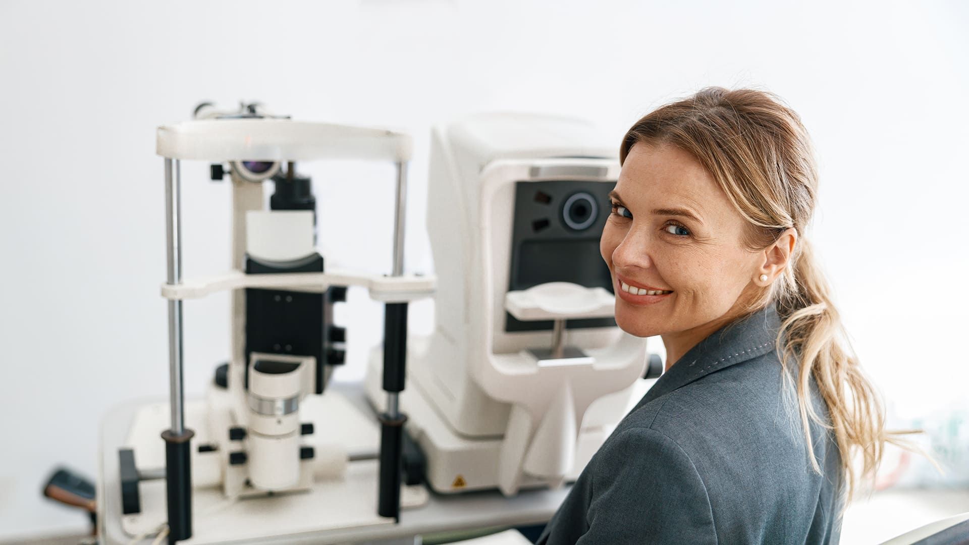 Optometrist in Crestwood | Eye See Vision Center