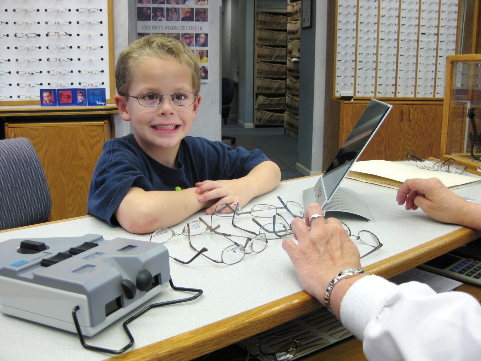 Myopia (Nearsightedness) Diagnosis & Treatment in Elmhurst, IL