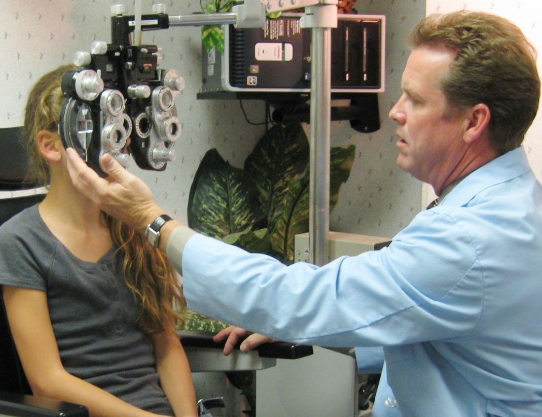 Astigmatism Diagnosis & Treatment in Elmhurst, IL | Skowron Eye Care